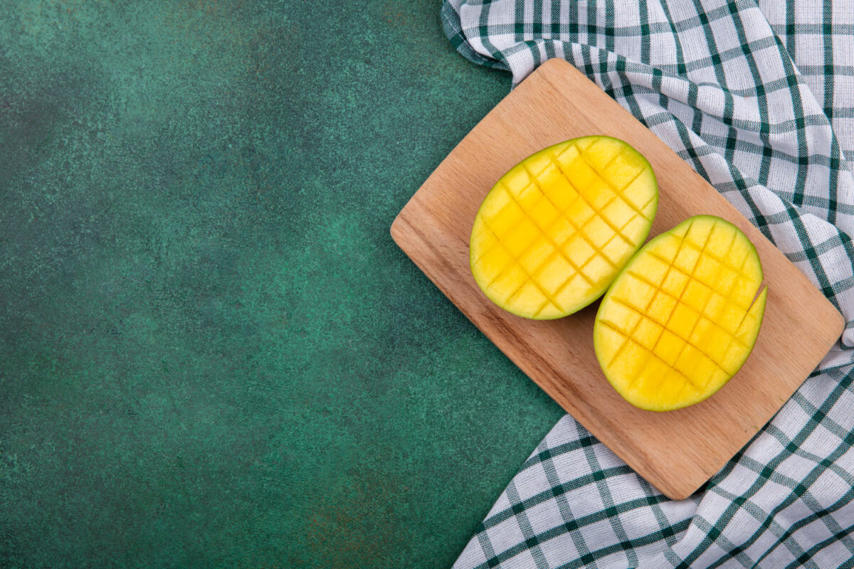 How to peel a mango - ChampsDiet.com